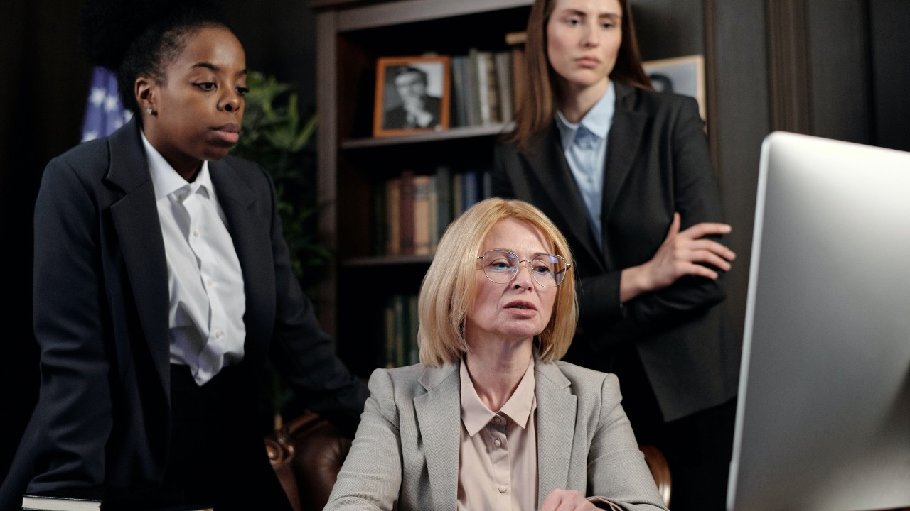 What Is A Law Searcher And What Do They Do what-is-a-law-searcher-and-what-do-they-do